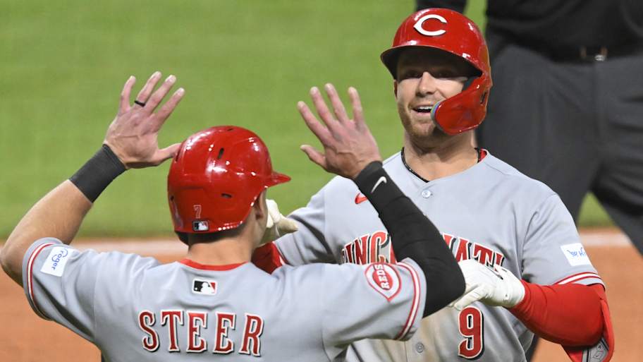 Reds catcher Jose Trevino leaves Saturday's game after concerning sequence