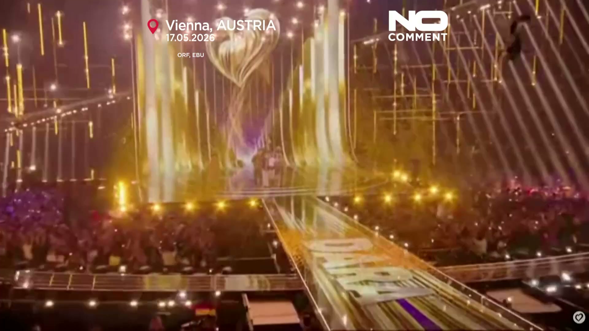 Bulgária: lágrimas e confetti quando Dara ergue troféu da Eurovisão