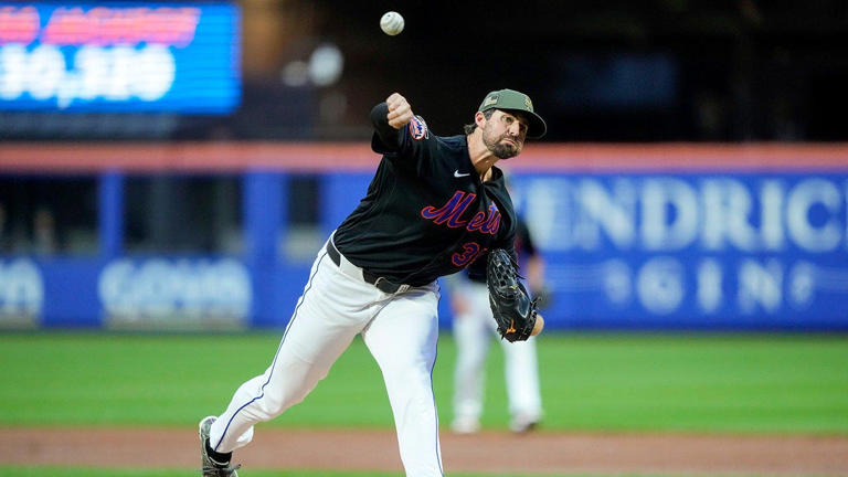 Mets Pitcher Clay Holmes Suffers Broken Leg After Getting Hit With 111