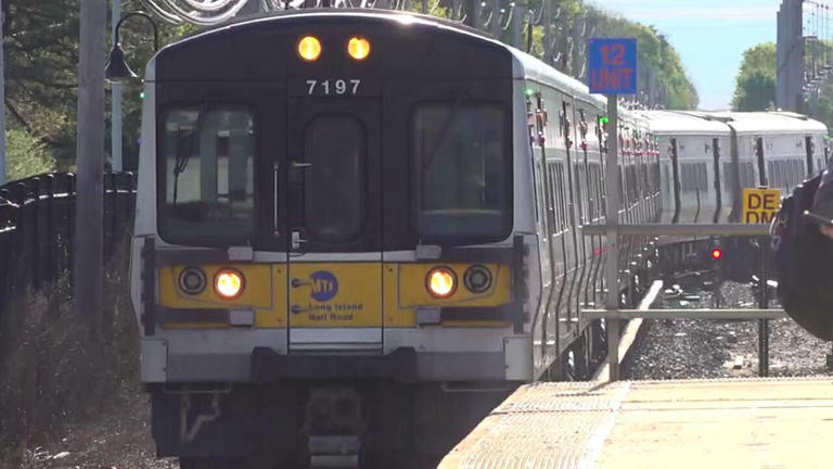 Long Island Rail Road workers go on strike after MTA, unions fail to ...