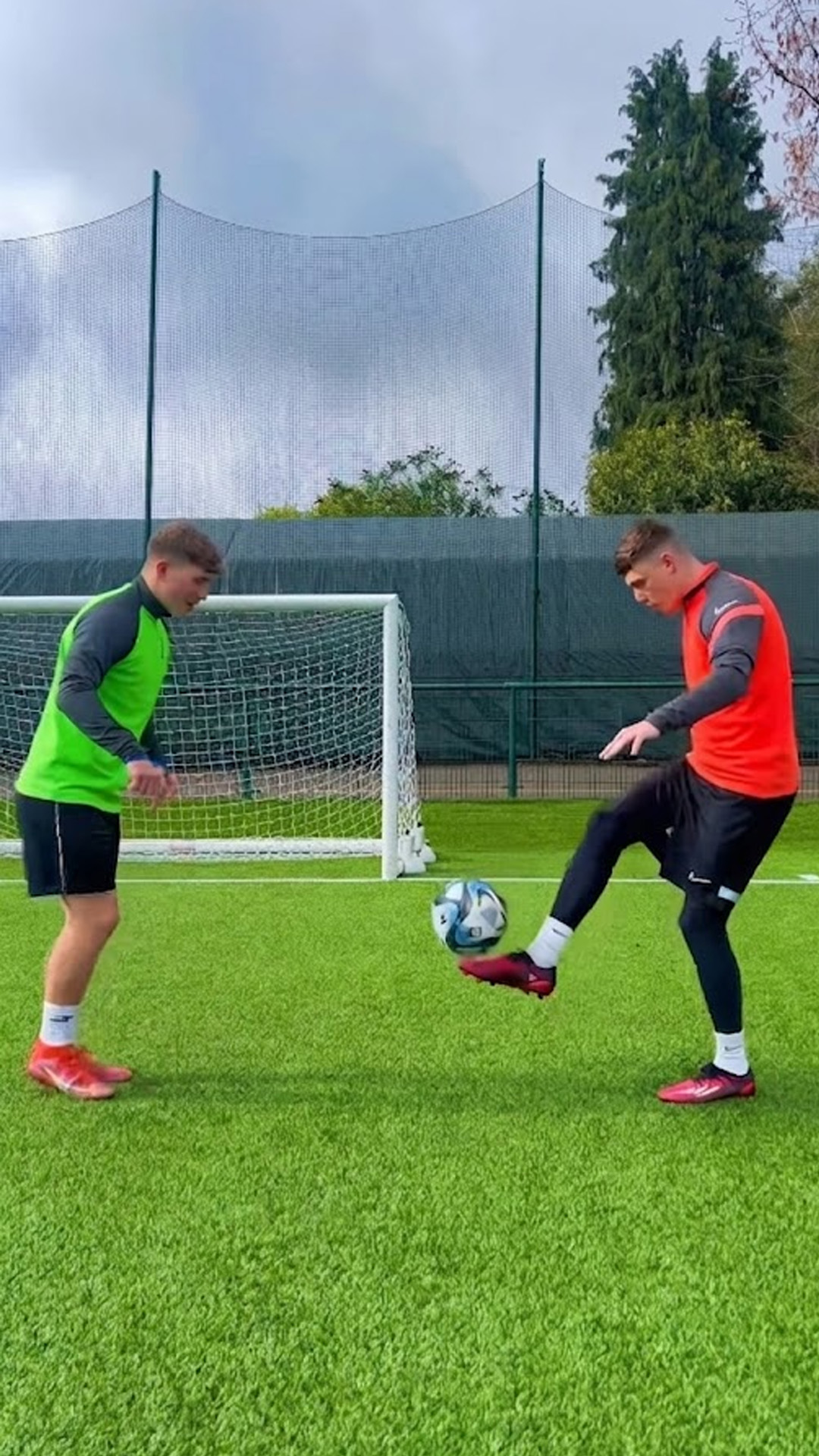 How many footballers can you name while juggling?