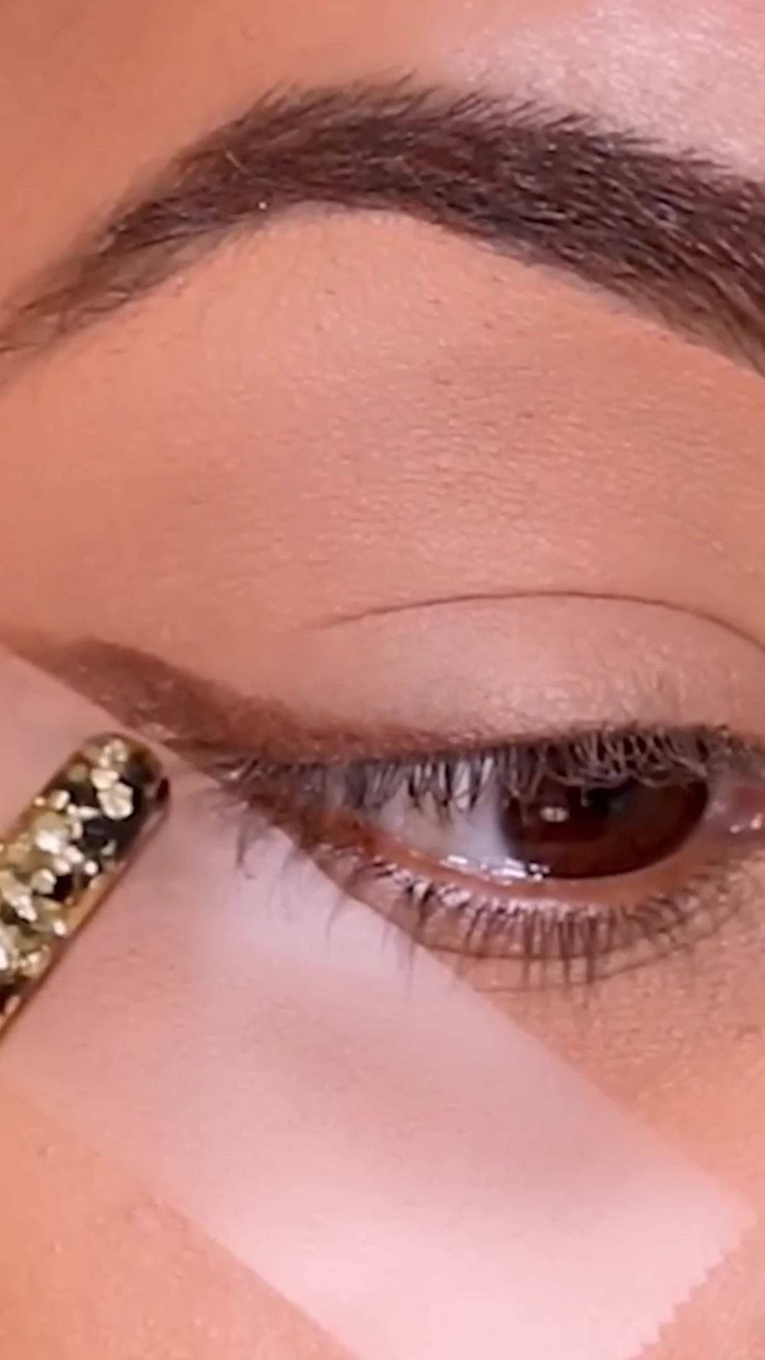 Tape trick for a sharp foxy eye