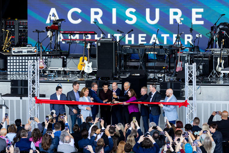 Opening night ends with crowds in the streets, rave reviews for Grand ...