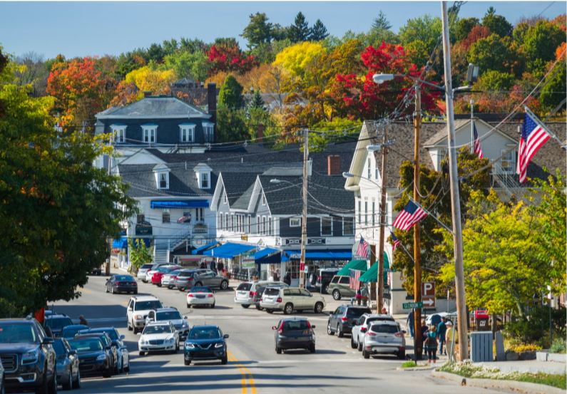 6 stellar lake towns across America offering year-round living