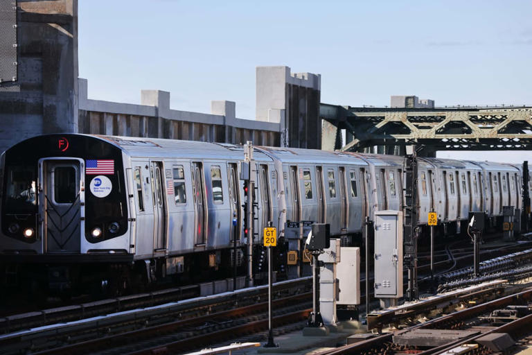Trump explodes at Kathy Hochul over NYC rail strike: 'Call me and I’ll ...