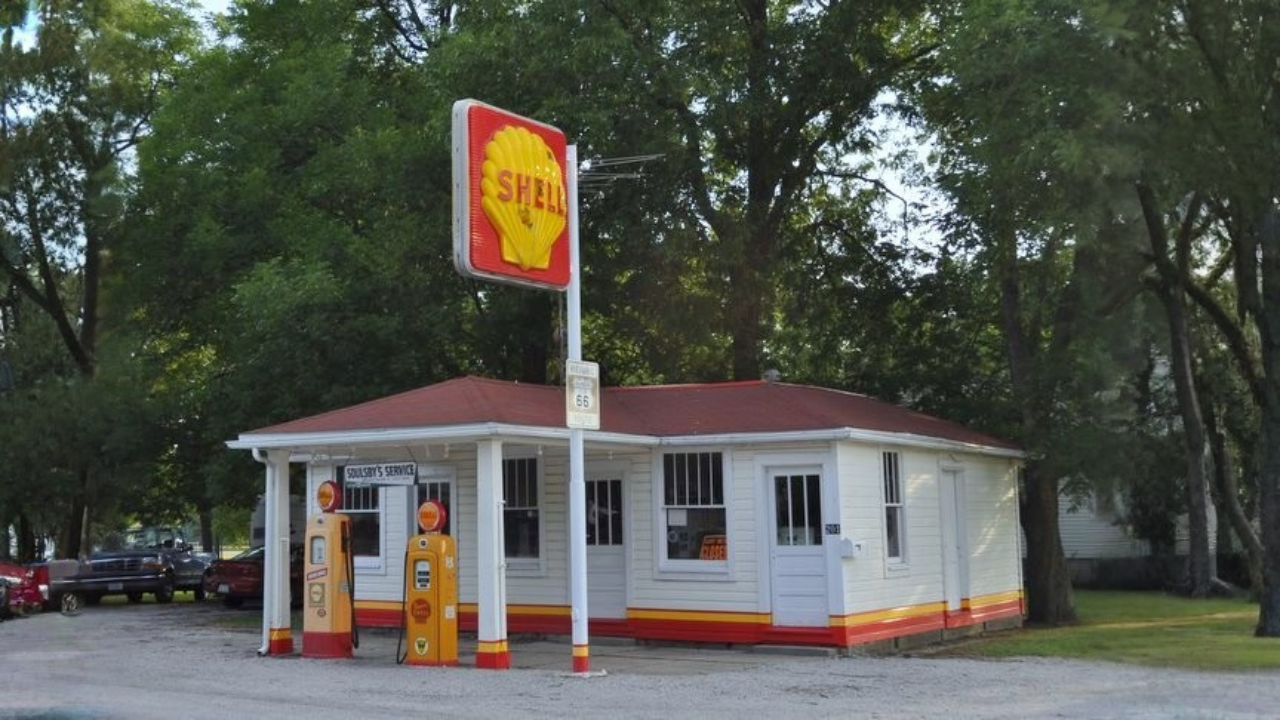 13 historic gas stations and service stops you can still see today