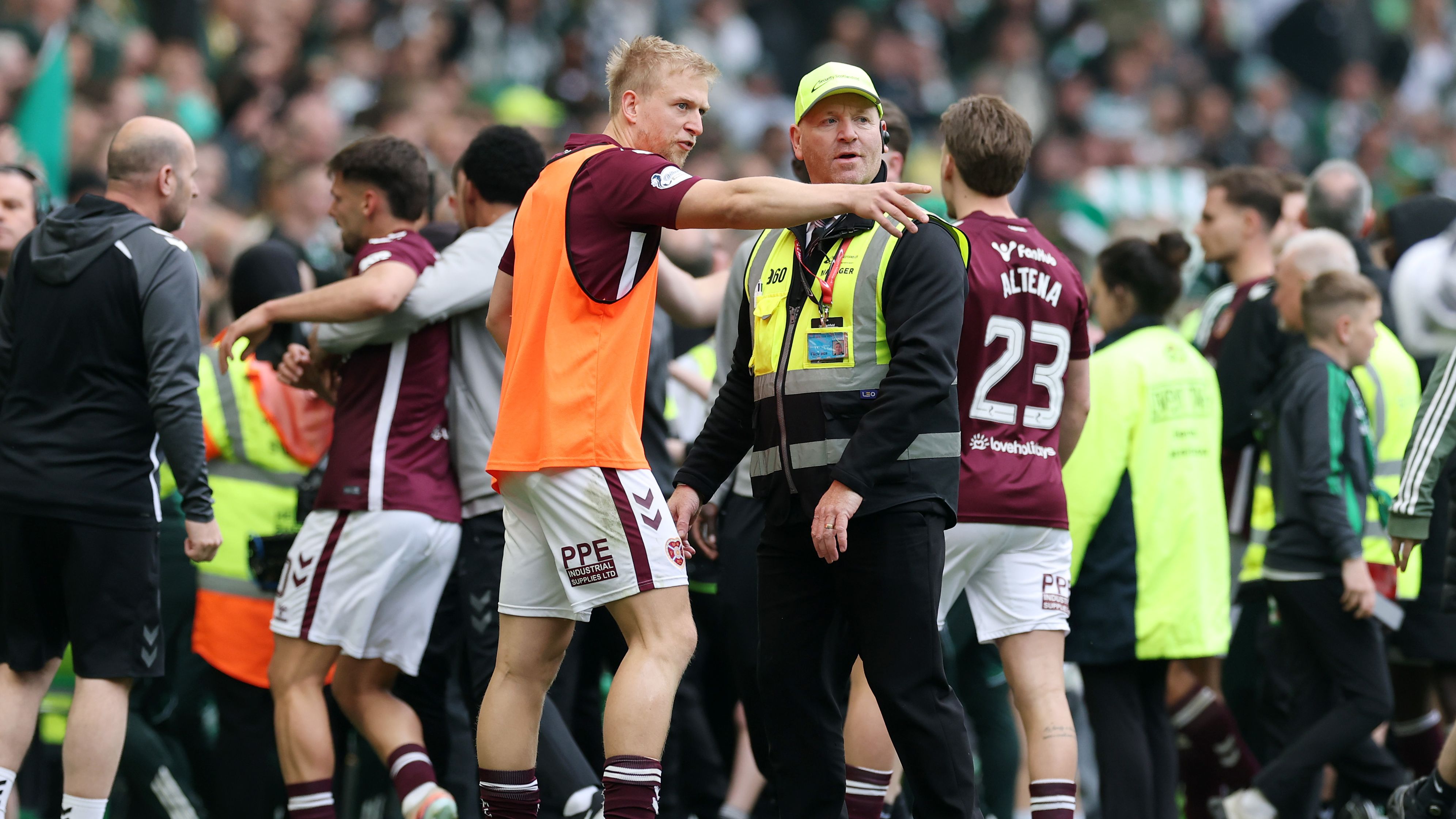 Hearts veroordeelt veldbestorming op Celtic Park; Slavia kreeg eerder ...