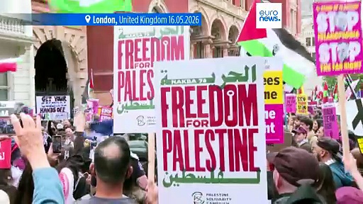 London police out in force as tens of thousands attend rival rallies