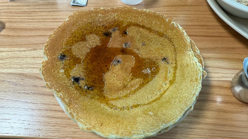 This Michigan diner has been flipping legendary blueberry pancakes for ...
