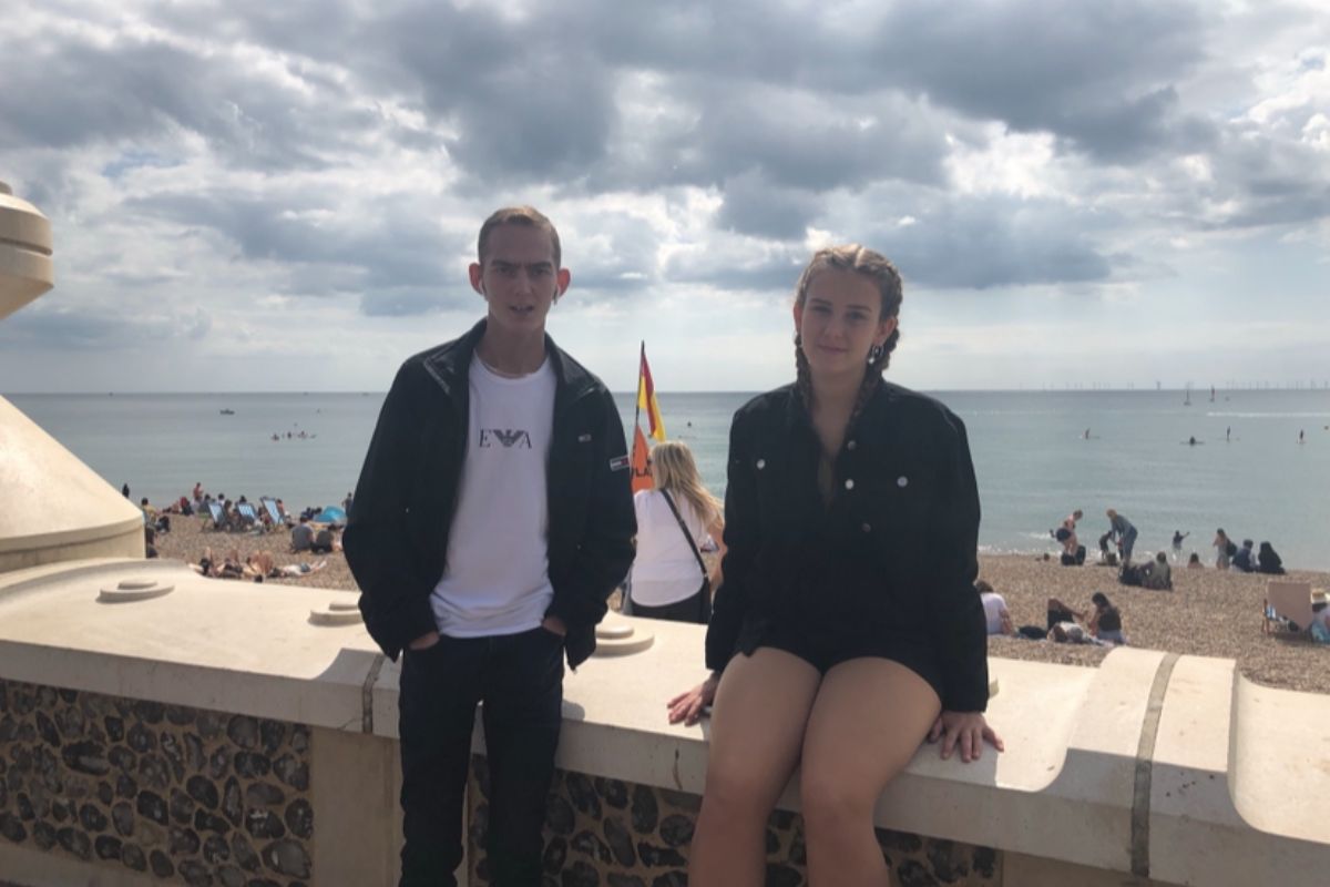 Cosham teenager, 19, skydives from 15,000 ft in memory of her brother ...