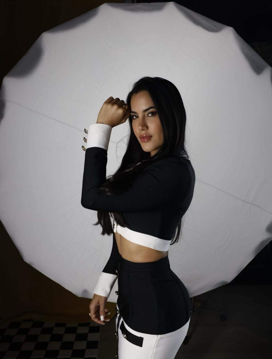 Jasmina Marazita encanta en la televisión y en las redes