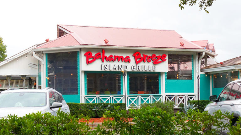 11 popular restaurant chains facing major financial trouble in 2026