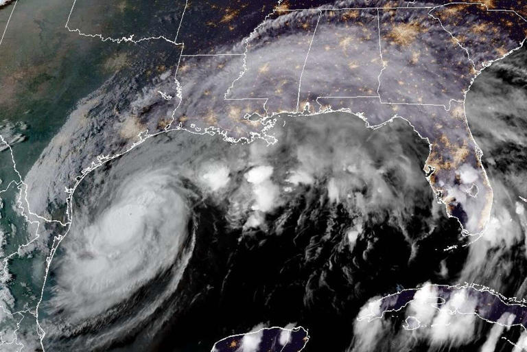 Hurricane forecast cone maps are changing this year. Here's why it ...