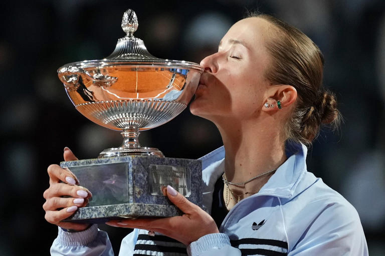 Svitolina beats Gauff to win Italian Open and Sinner reaches men's final