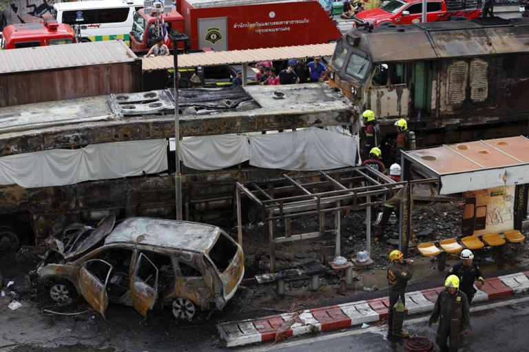 Freight train crashes into bus killing 8 in Bangkok, Thailand