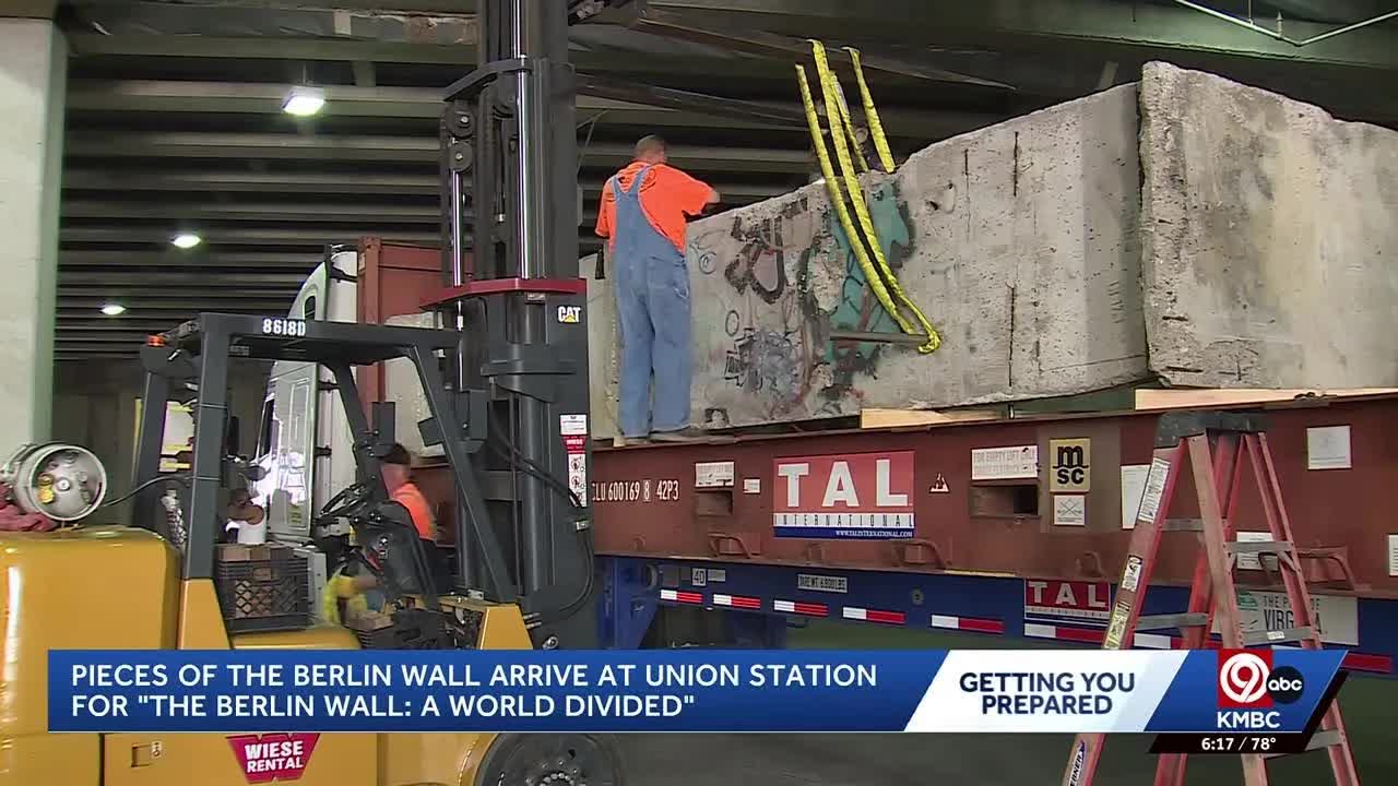 Pieces of the Berlin Wall arrive in Kansas City ahead of Union Station ...