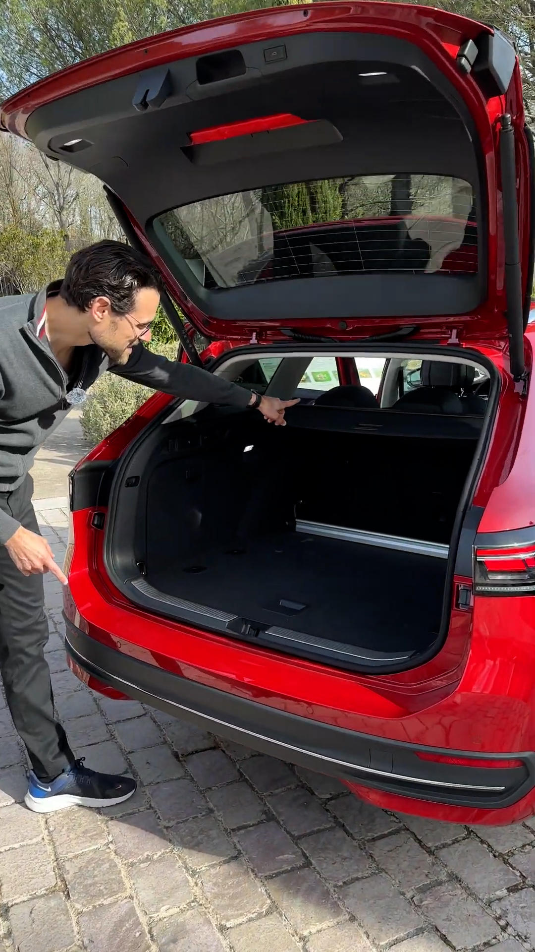 Welche Vorteile bietet der Kofferraum des VW Passat?
