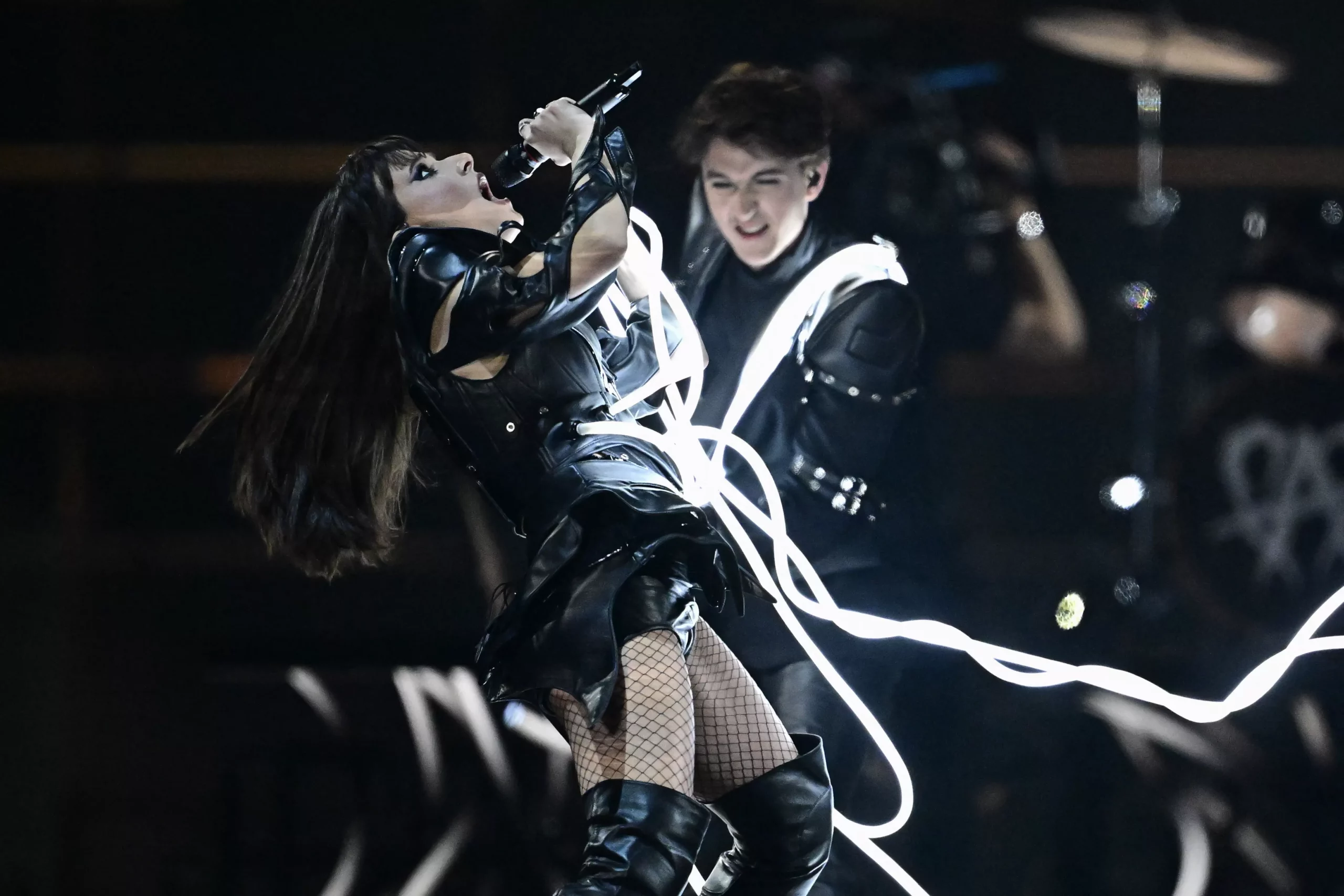 Rumänien mit Schocker-Song beim ESC: Geht „Choke Me“ zu weit?