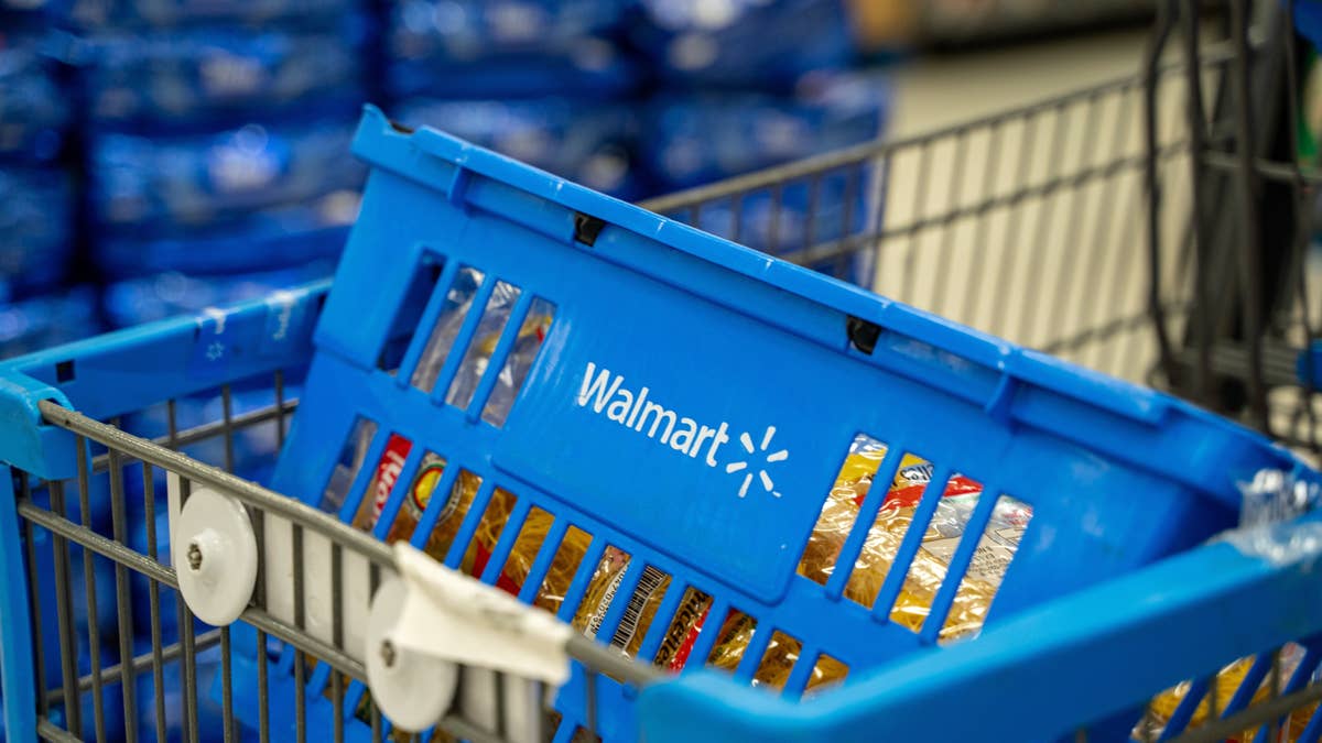 Walmart's 'simple and functional' $95 charcoal grill is great for small ...