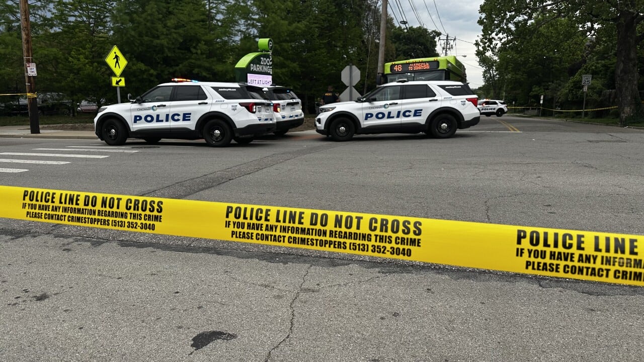 1 dead, 1 injured after early-morning shooting on Metro bus