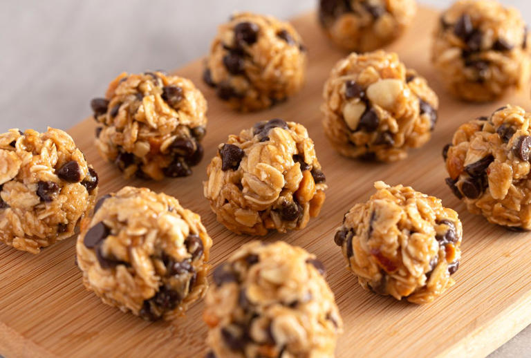The 8 best high-protein snacks, according to registered dietitians