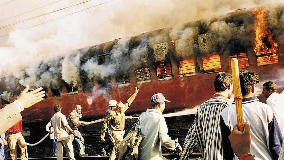 Fire breaks out in B-1 coach of Thiruvananthapuram–Nizamuddin Rajdhani ...