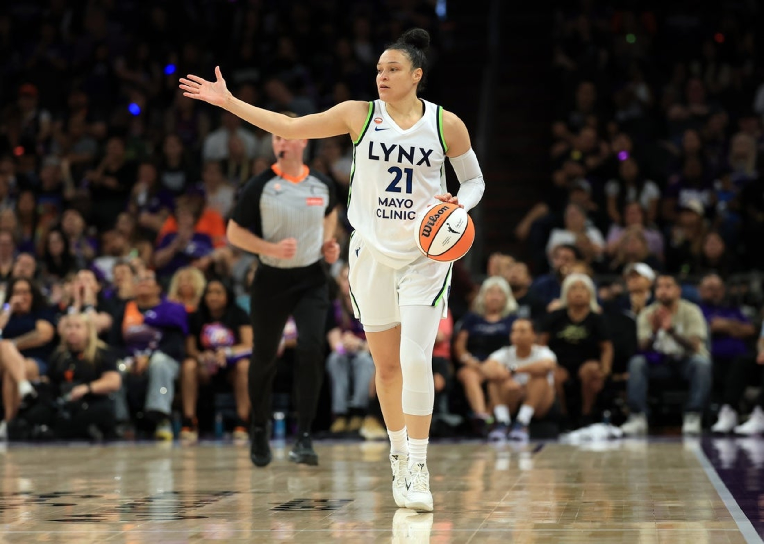 Lynx ignoring doubters, heading into matchup vs. Sky