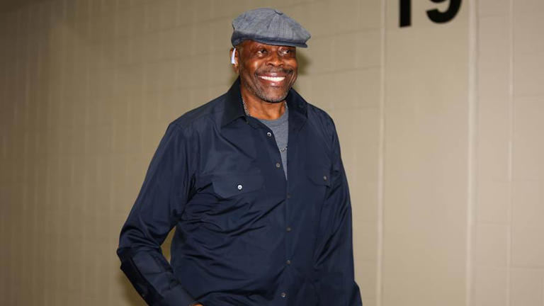 Knicks legend Patrick Ewing gifts current team the precious gift of ...
