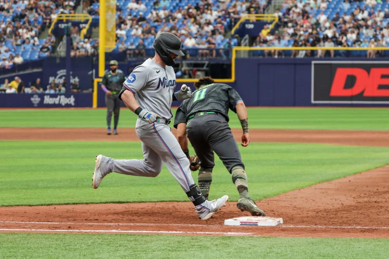 MLB roundup: Phillies' Cristopher Sanchez K's 13 Pirates in CG shutout