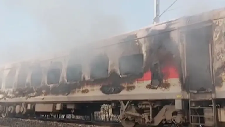 Rajdhani Express fire: Swift emergency evacuation by RPF, rail staff ...