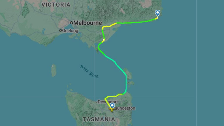 Aussie teen makes history with solo flight
