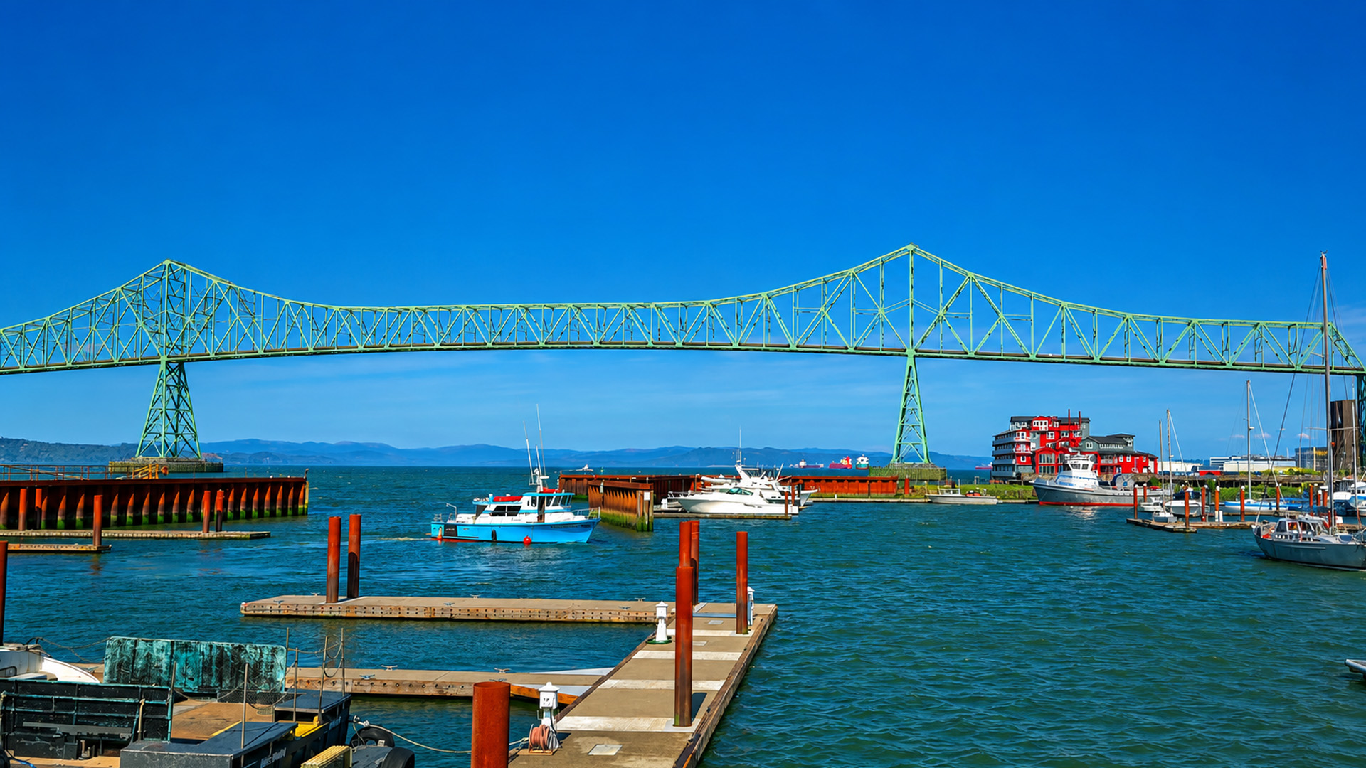 Erleben Sie den malerischen Hafen von Astoria in Oregon (4K)