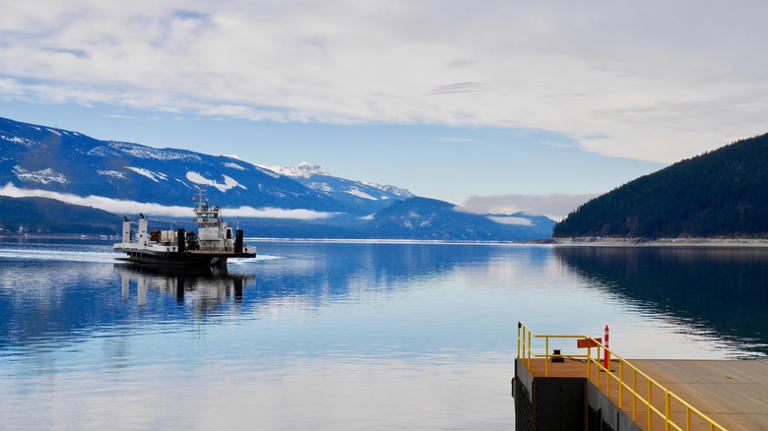 Canada's sparkling lake in British Columbia has mountain views, camping ...