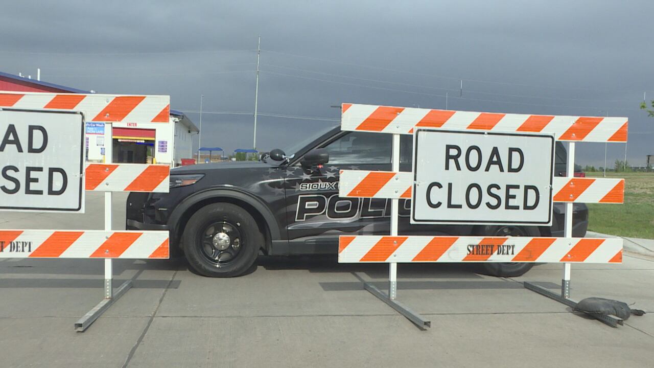 Two dead following multi-vehicle crash in northwestern Sioux Falls