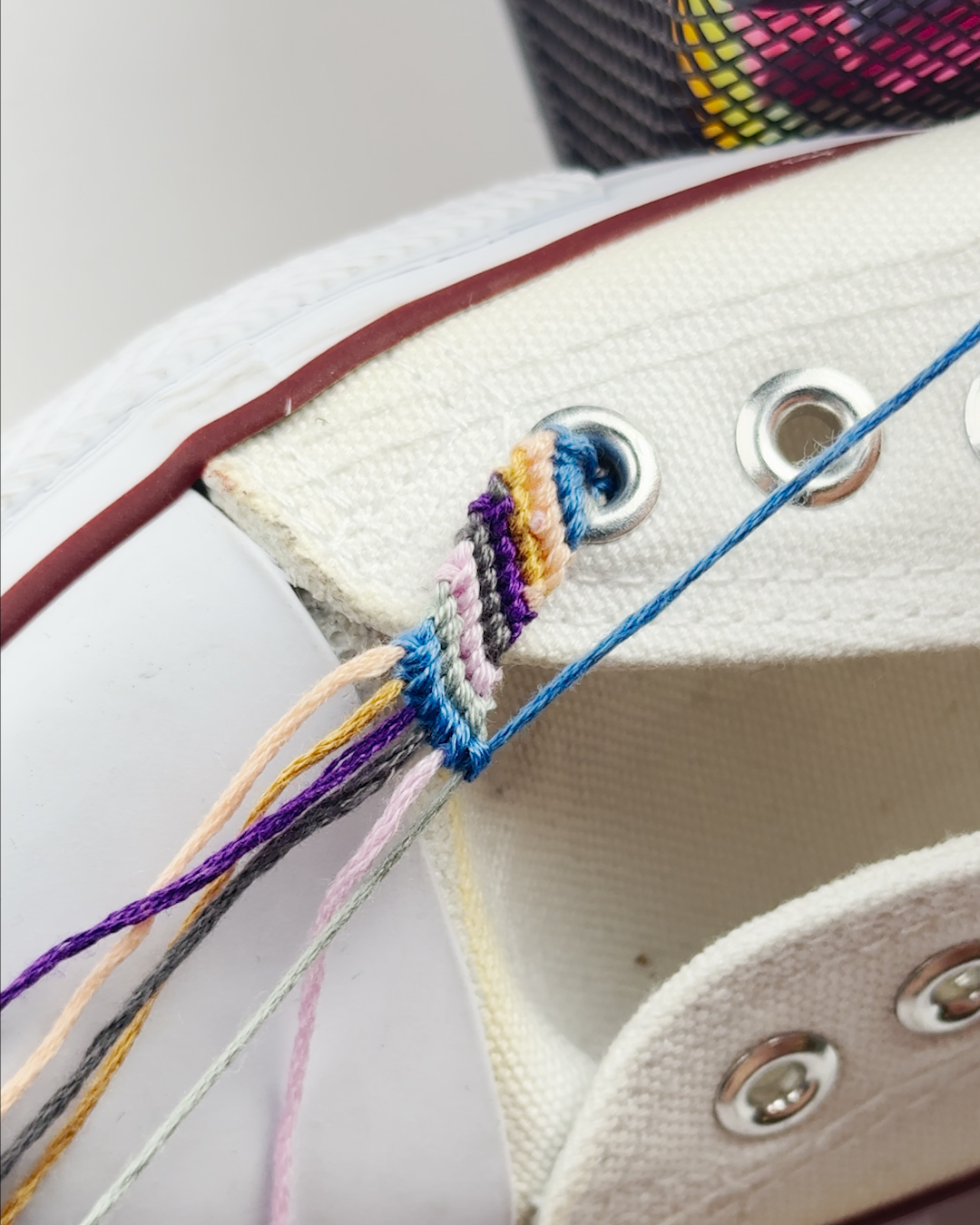 Customize your sneakers with this trick 👟