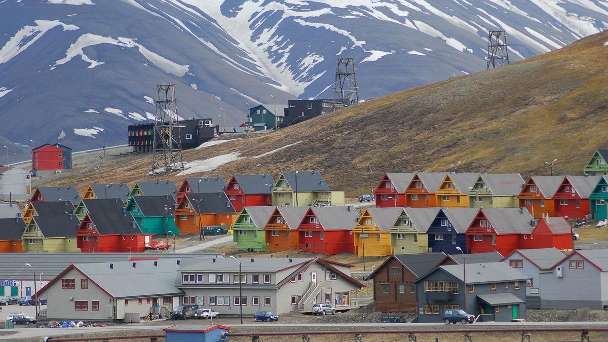 Las islas Svalbard, la otra disputa abierta en la carrera por el ...