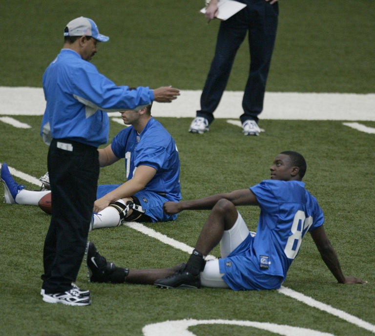 Sherman Lewis, Michigan State football All-American, ex-Lions OC, dies
