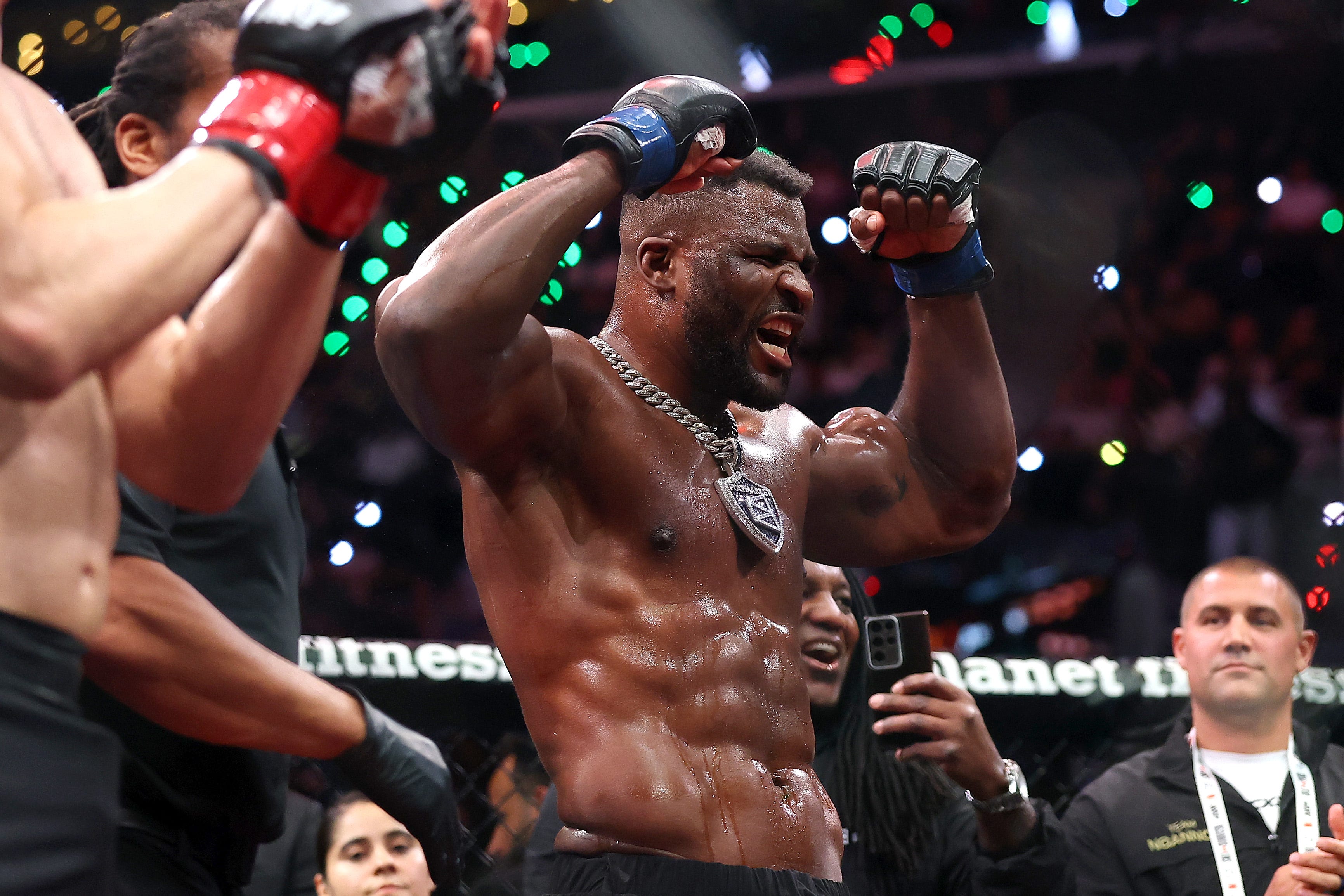 Rousey vs. Carano video: Francis Ngannou KOs Philipe Lins, calls for ...