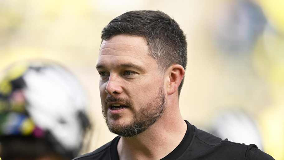 Four-star running back sets commitment date with Oregon in the hunt