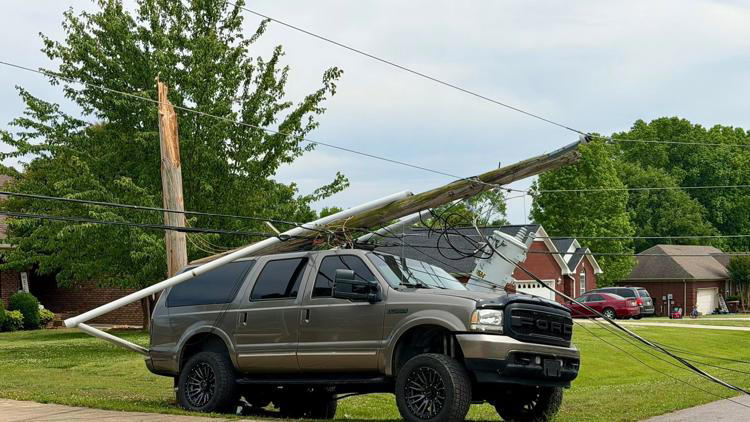 Accident snaps pole, injures man in East Limestone County