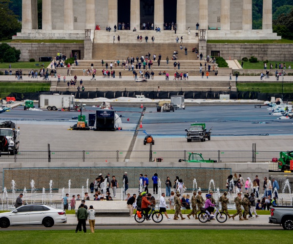 Trump eyes July 4 finish for Reflecting Pool