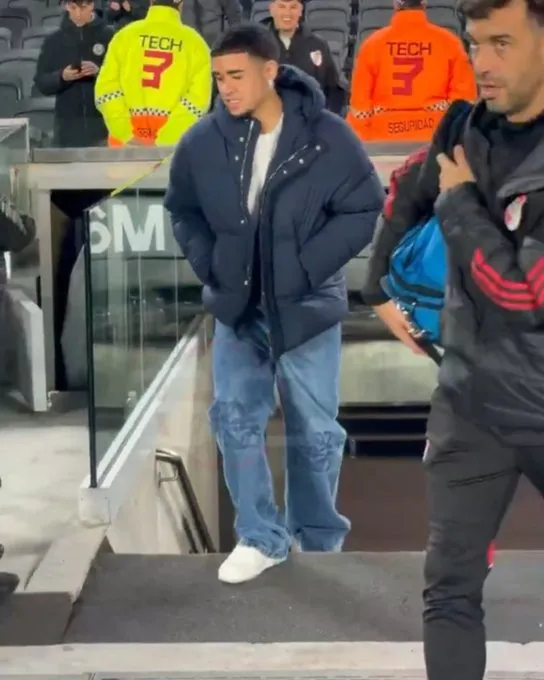 Coudet no lo convocó y Kendry Páez tuvo un gran gesto en River Plate