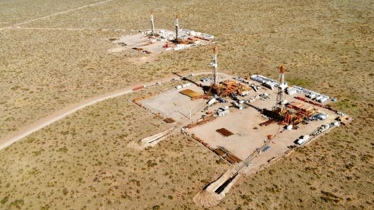 Big oil rushes into Argentina's Vaca Muerta shale