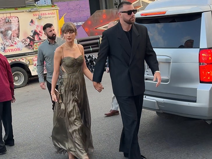 Taylor Swift and Travis Kelce hit private event in NYC as marriage ...