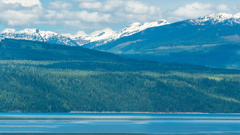 Canada's sparkling lake in British Columbia has mountain views, camping ...