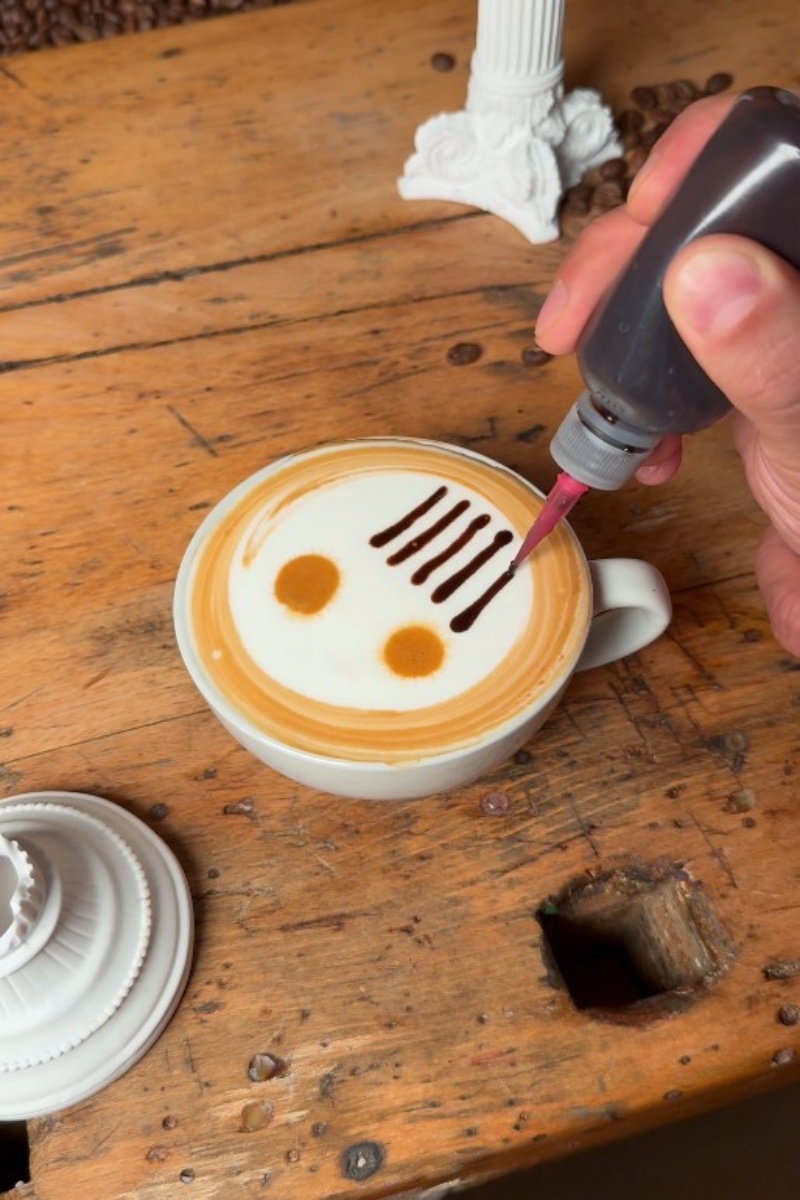 Latte art creation process