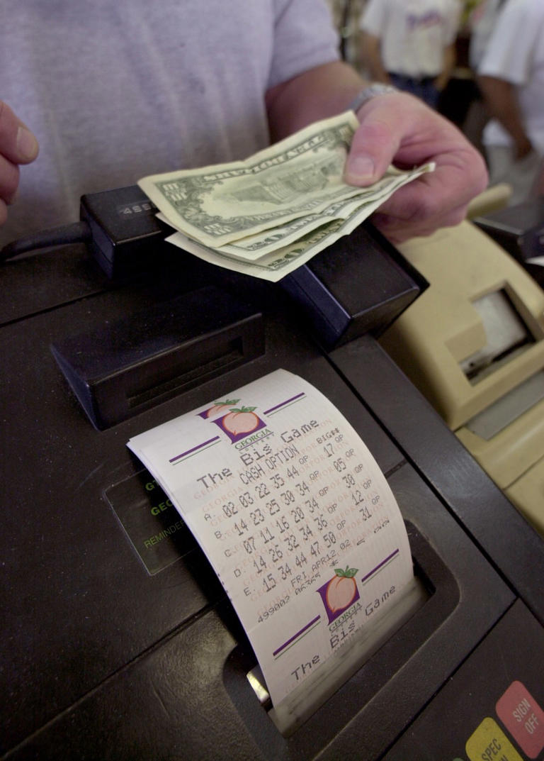 Good deed rewarded: man who turned in missing $500 lottery ticket later ...