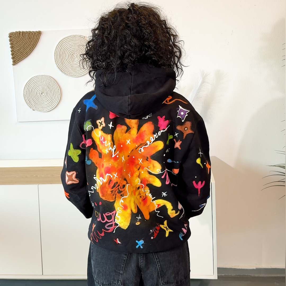 Stylish hoodie makeover with spray and bleach 🖌️