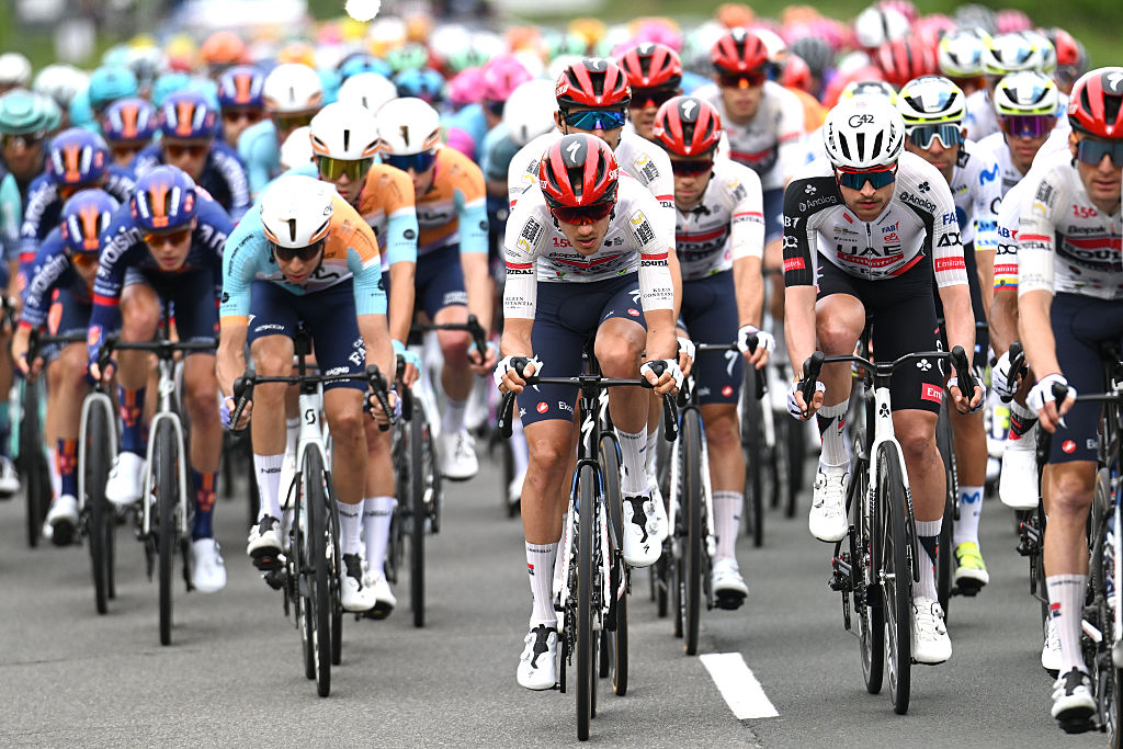 UAE Team Emirates-XRG manager looks on Vingegaard's Blockhaus ascent ...