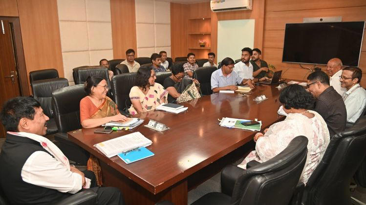 Minister Atul Bora reviews Assam Accord, border development works ...